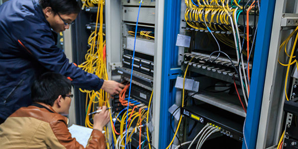 A Guide to Server Hosting Services for SMBs in Orlando